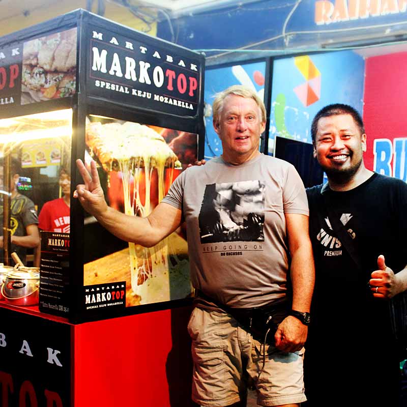 Lezatnya Martabak Markotop Spesial Mozarella | Makassar Kuliner
